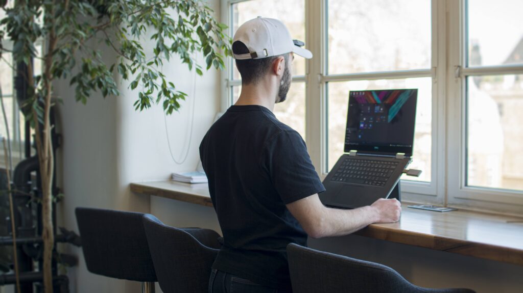 Feathertail - Ergonomic wireless wearable mouse - Disability Horizons ...