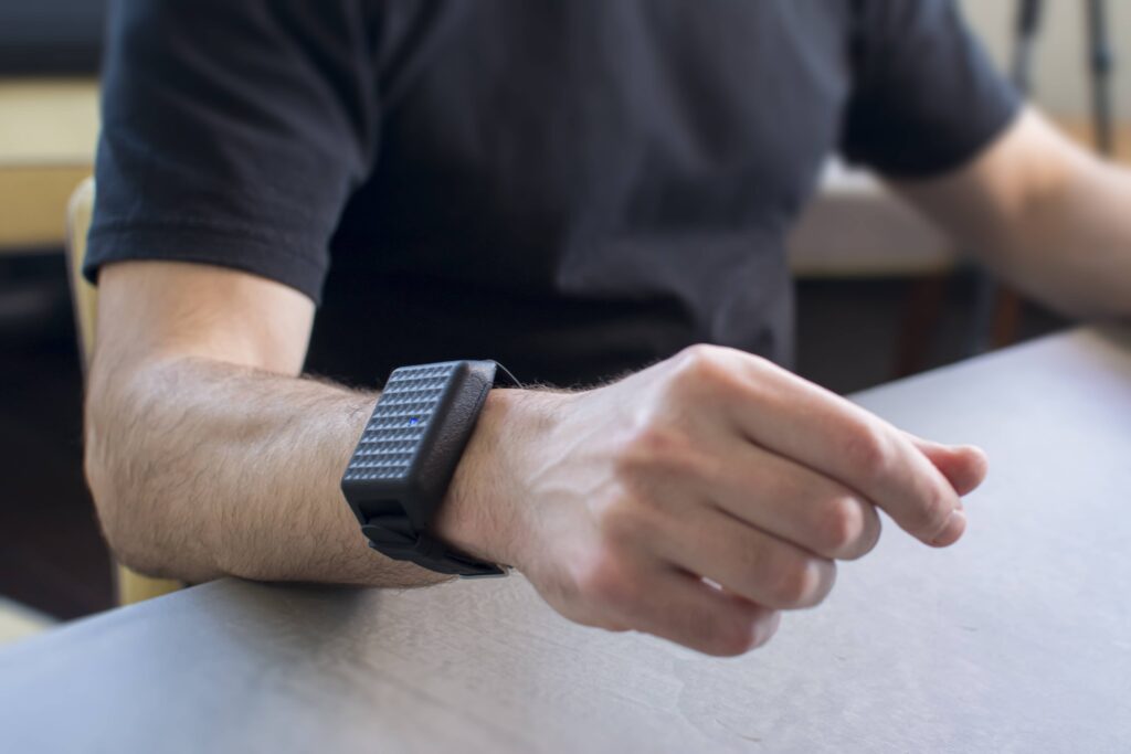 Feathertail - Ergonomic wireless wearable mouse - Disability Horizons ...