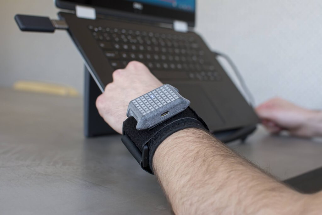 Feathertail - Ergonomic wireless wearable mouse - Disability Horizons ...